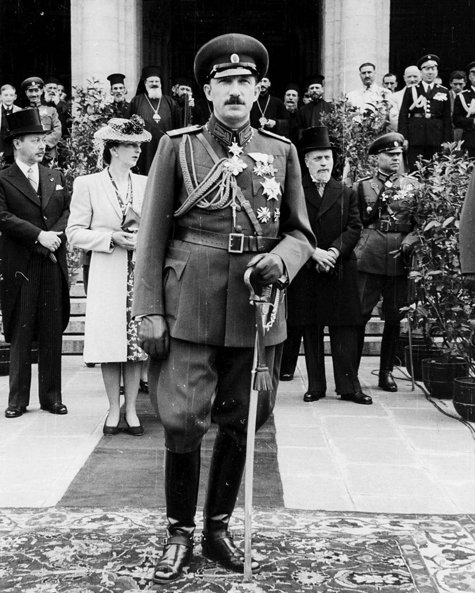 Преди 80 години цар Борис III за пръв път поздравява сънародниците си ...