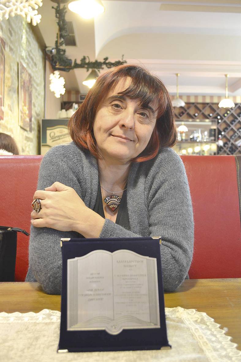 Янтра ДНЕС Live Синдикатът на българските учители награди кмета Емануил Манолов и двама педагози