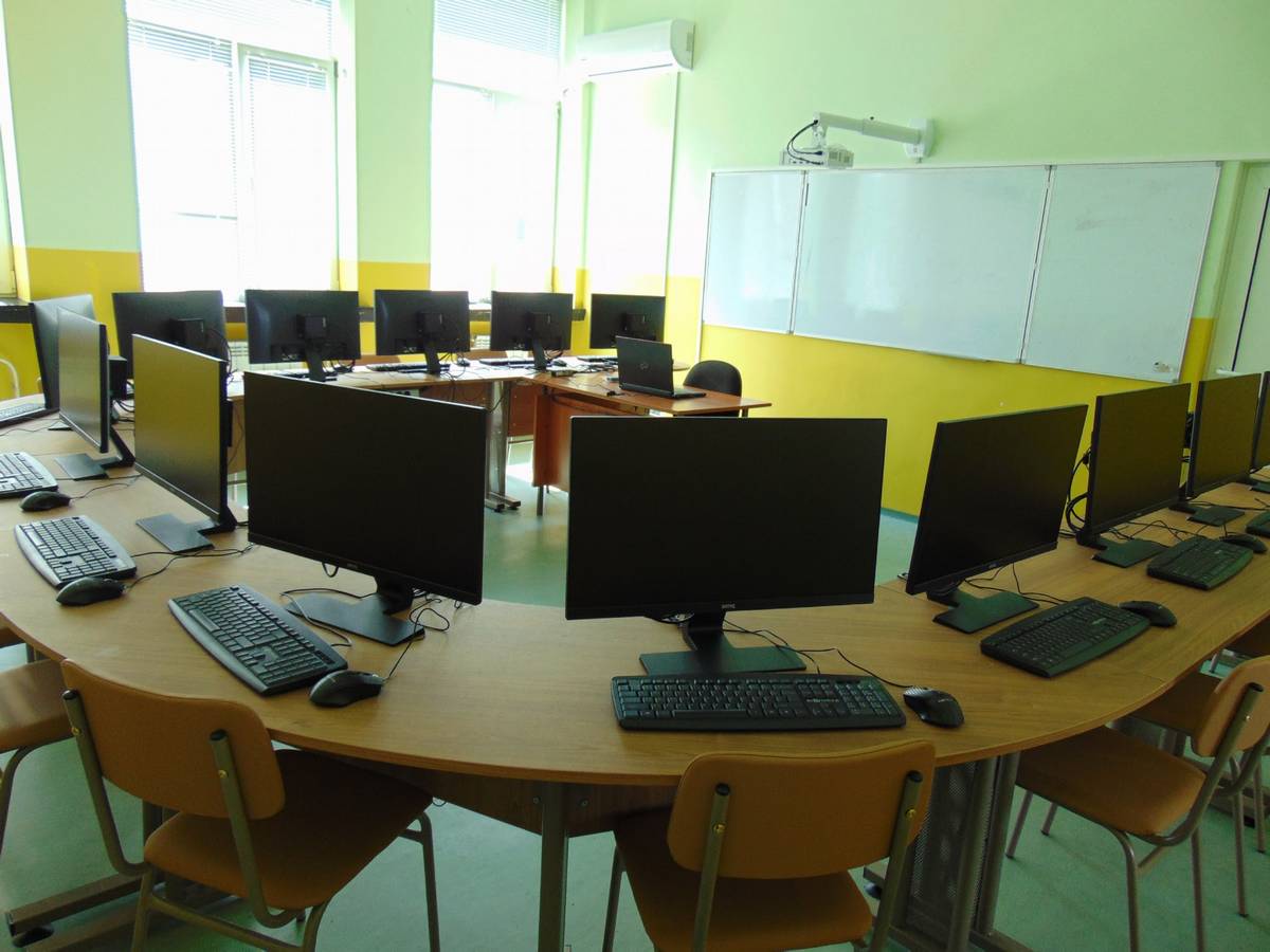 Четири нови компютърни зали оборудваха в СУ „Георги Измирлиев” | Янтра ...