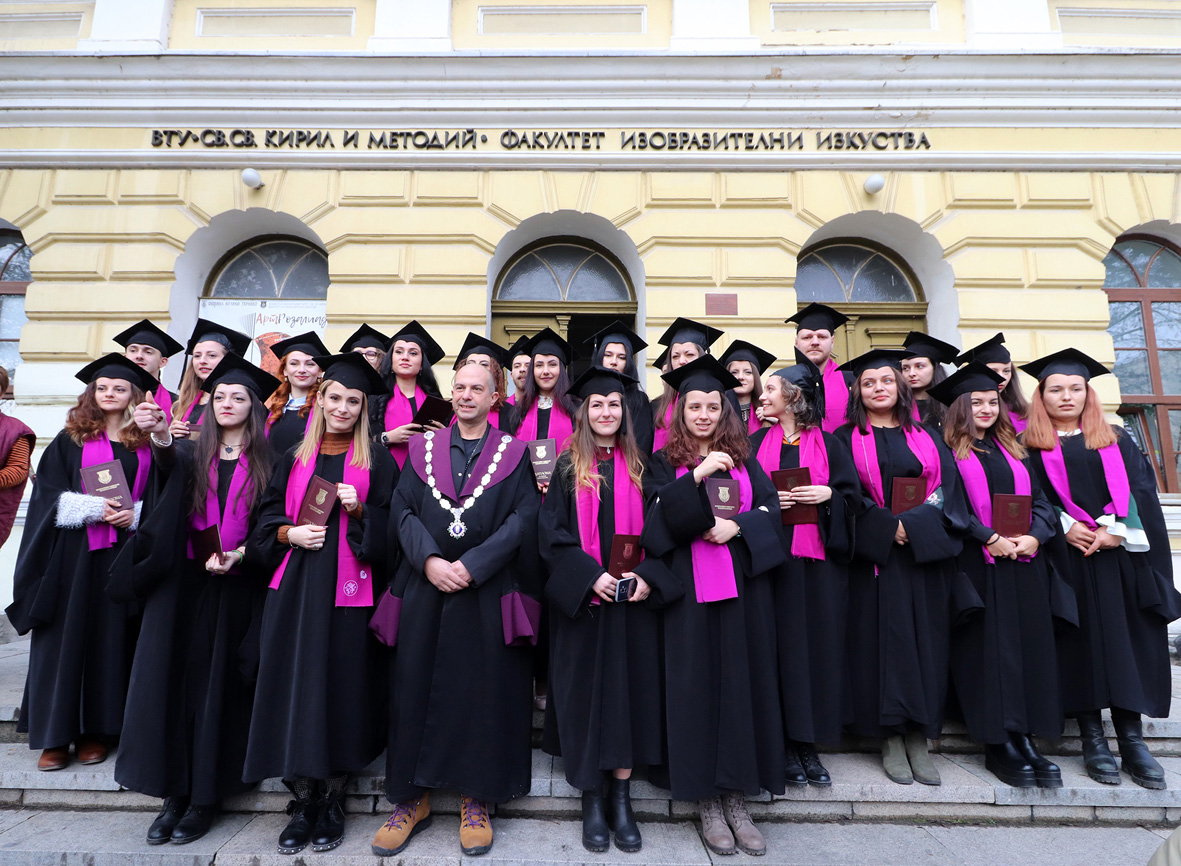 Янтра ДНЕС live | 39 абсолвенти от Факултета по изобразително изкуство ...