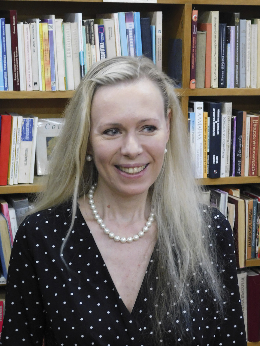 Янтра ДНЕС live | Людмила Филипова: Действието на новата ми книга ...