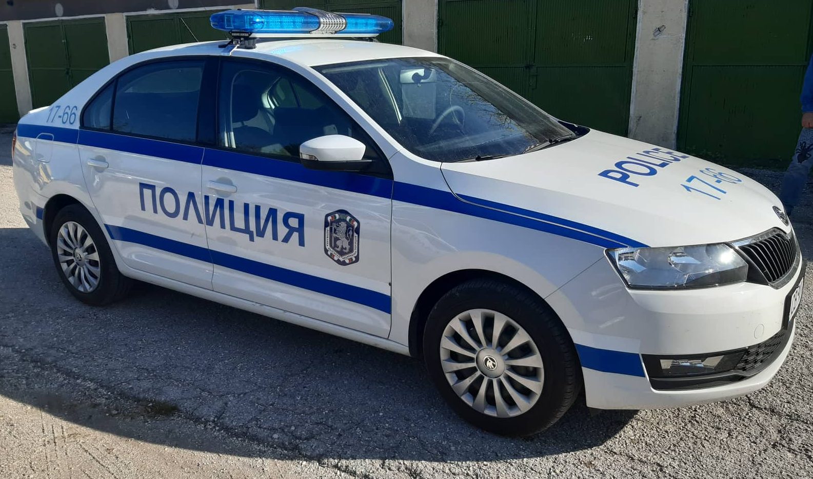 Янтра ДНЕС live | Потрошиха кола, паркирана пред хотел